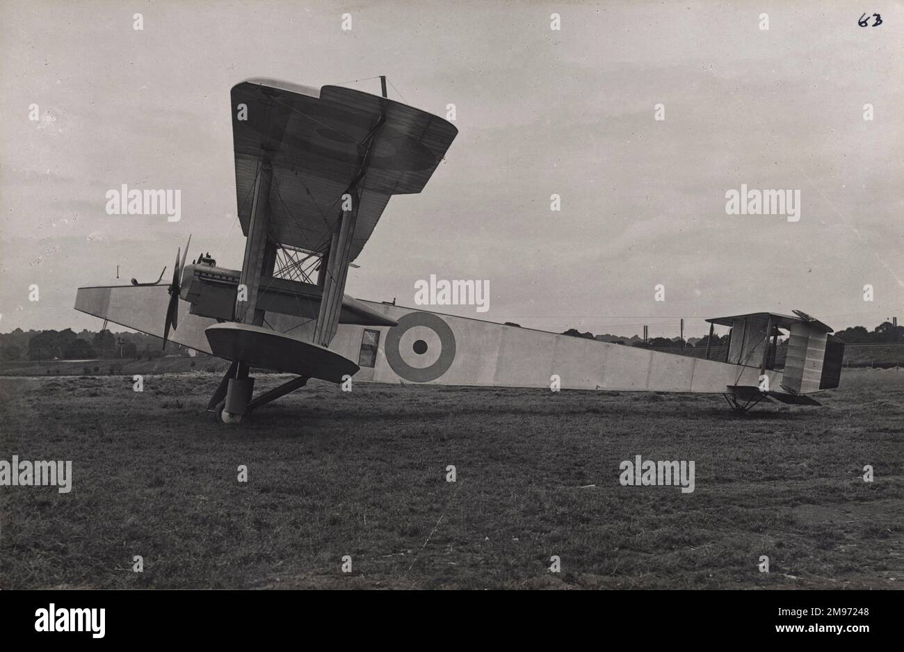 Handley Page O/100 third prototype, 1457, at Hendon in June 1916 Stock ...