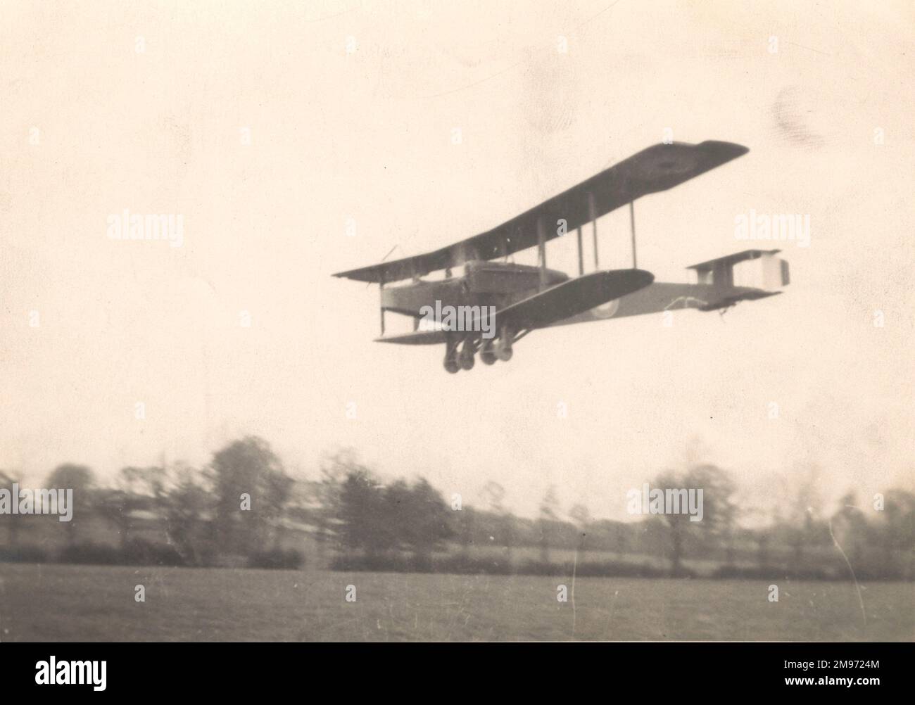 Handley Page O/100 in flight Stock Photo - Alamy