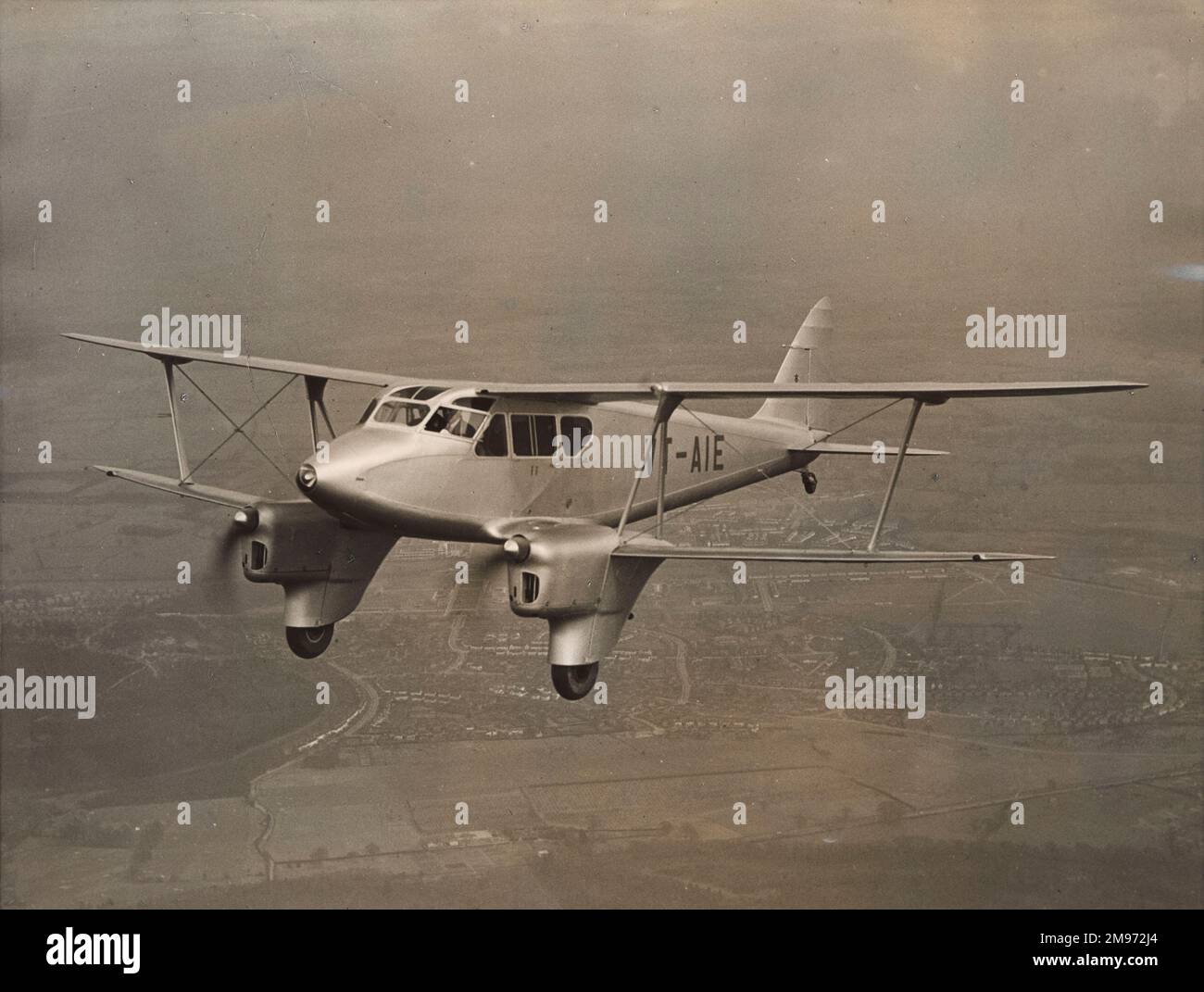 de Havilland DH90 Dragonfly, VT-AIE, belonging to the Maharaja of Indore Stock Photo - Alamy