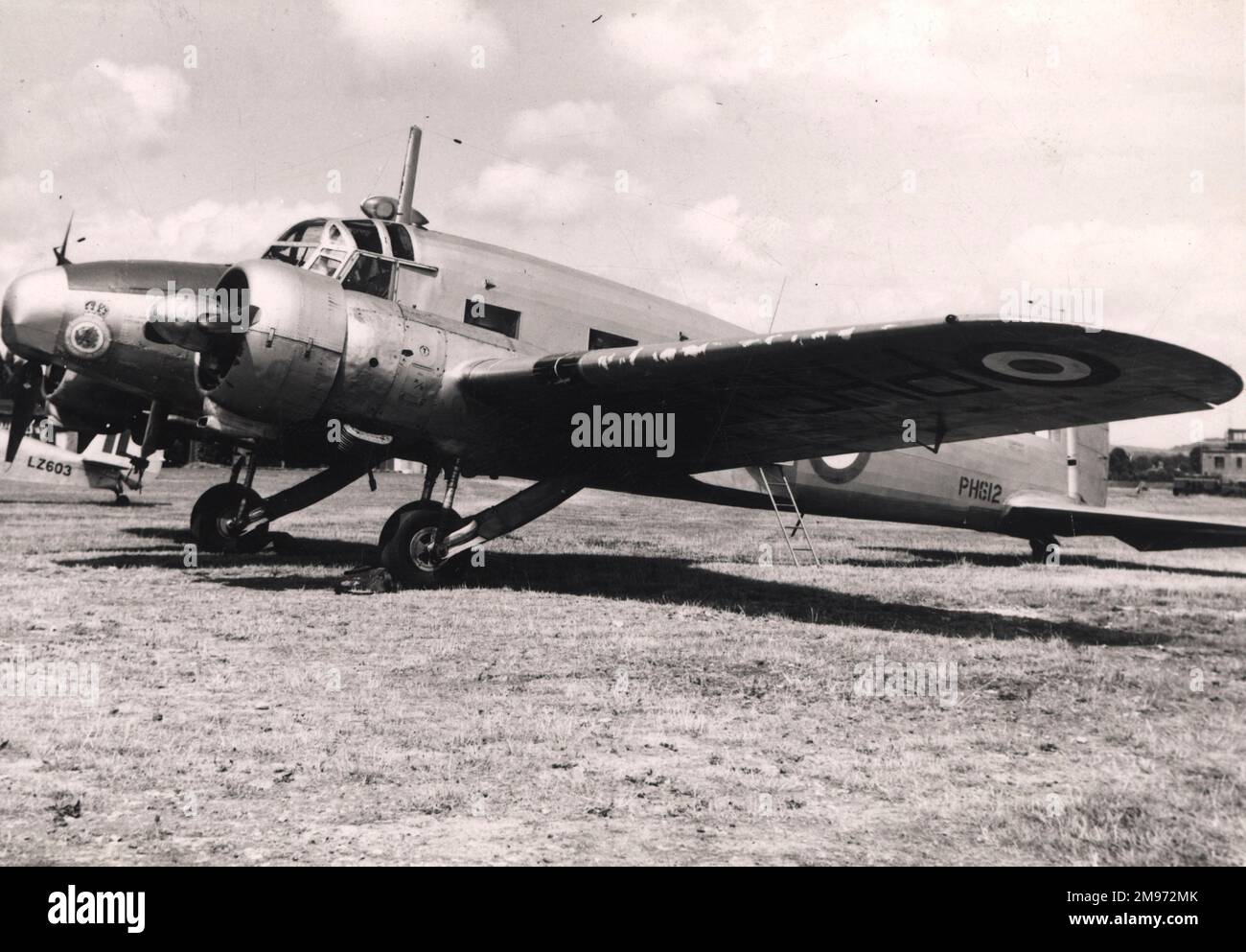 12 planes hi-res stock photography and images - Alamy