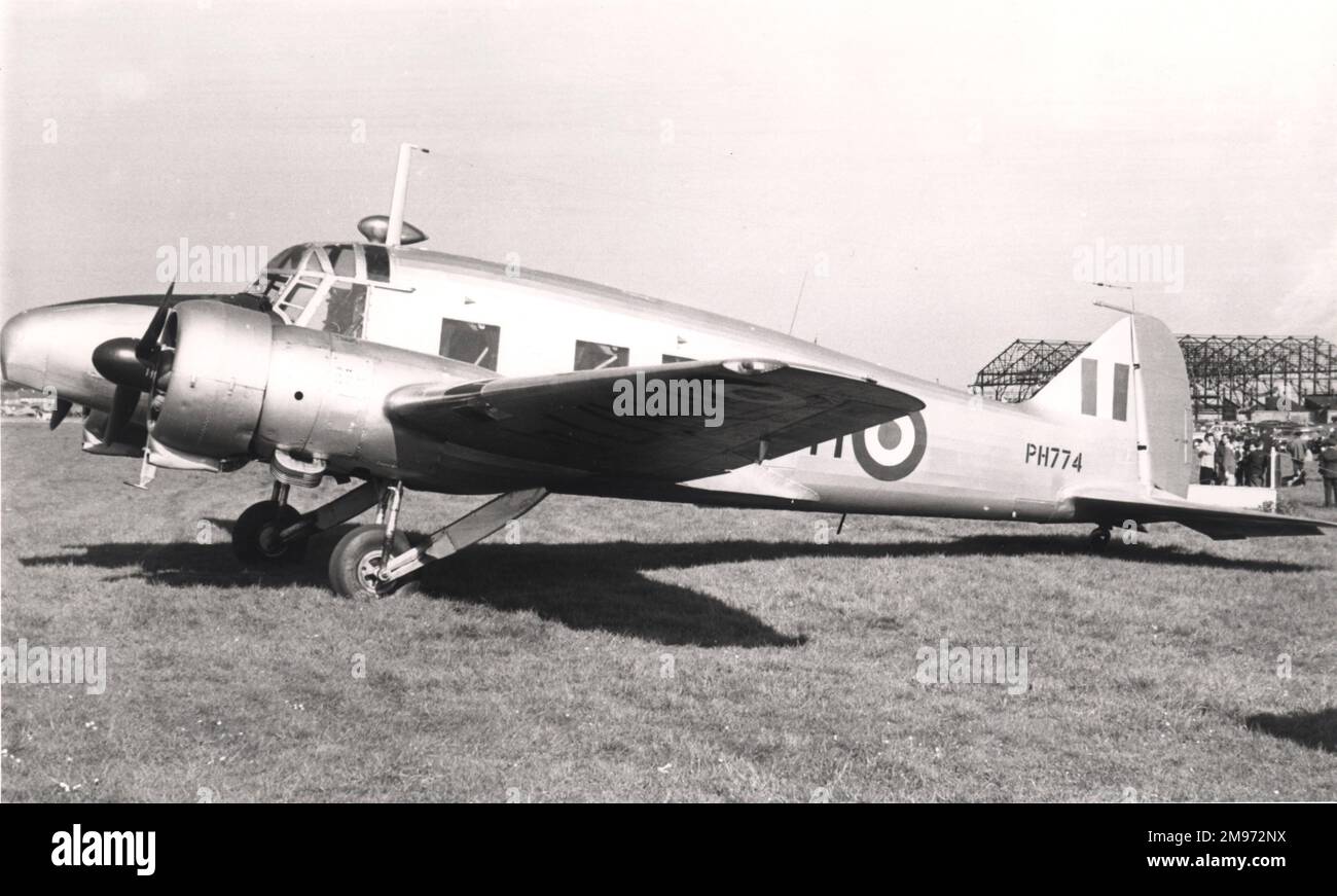 Avro anson aircraft hi-res stock photography and images - Alamy