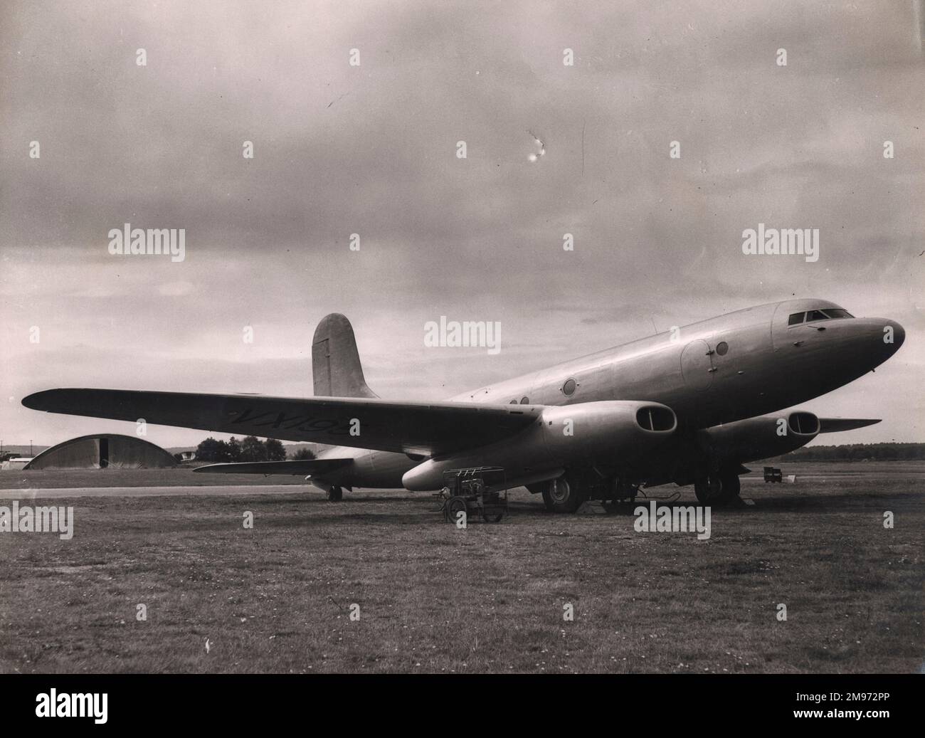 Avro Tudor 8, VX195, at Farnborough in 1948 Stock Photo - Alamy
