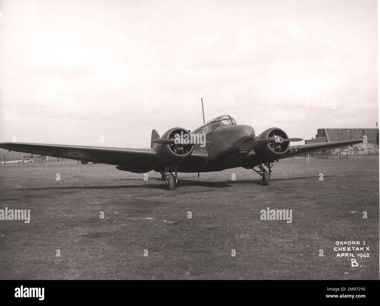 Airspeed AS10 Oxford I, L4539, was fitted experimentally with McLaren ...