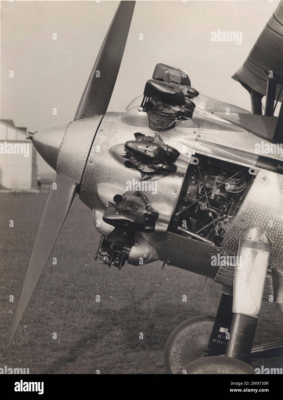 Close-up of the engine installation of the Bristol Bulldog I prototype ...