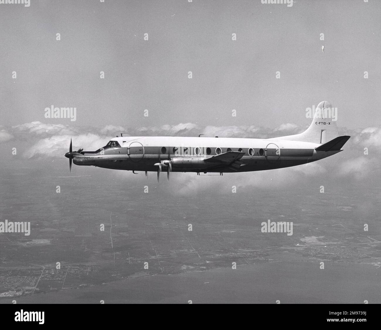 Vickers Viscount 757, C-FTID-X, used as a testbed for the Pratt ...