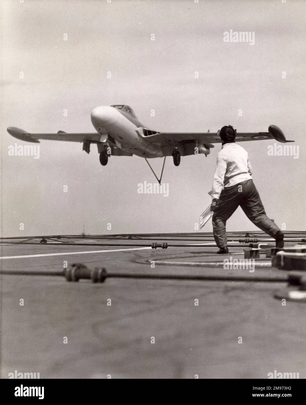 First prototype de Havilland Sea Venom NF20, WK376, during deck landing ...
