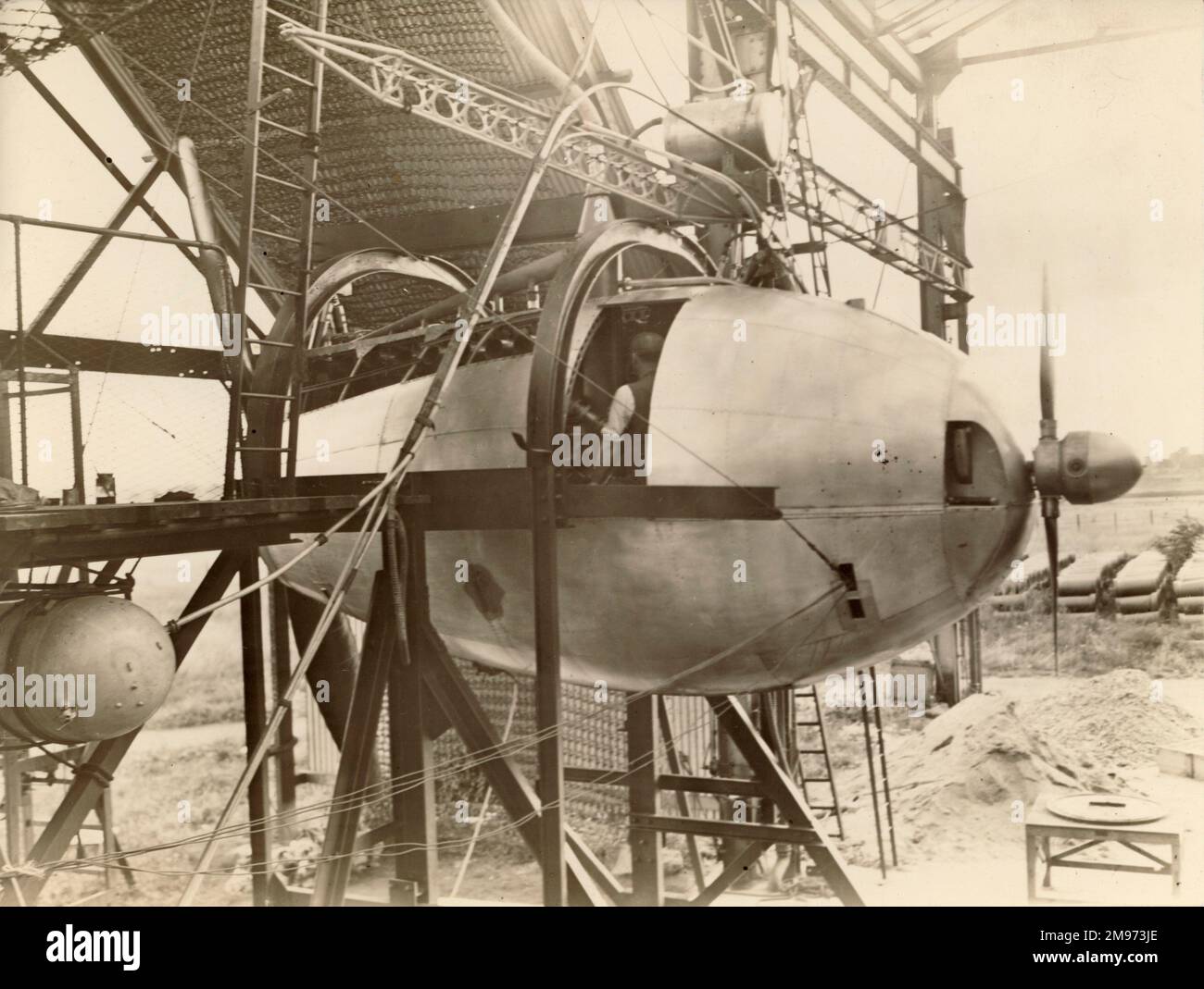 Engine testbed hi-res stock photography and images - Alamy