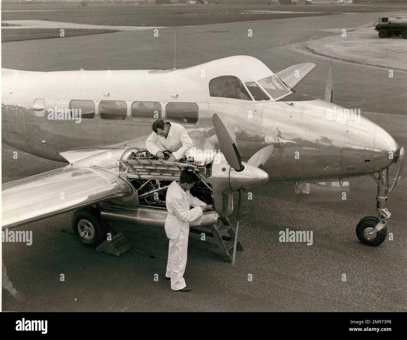 de Havilland DH104 Dove 8 Stock Photo - Alamy