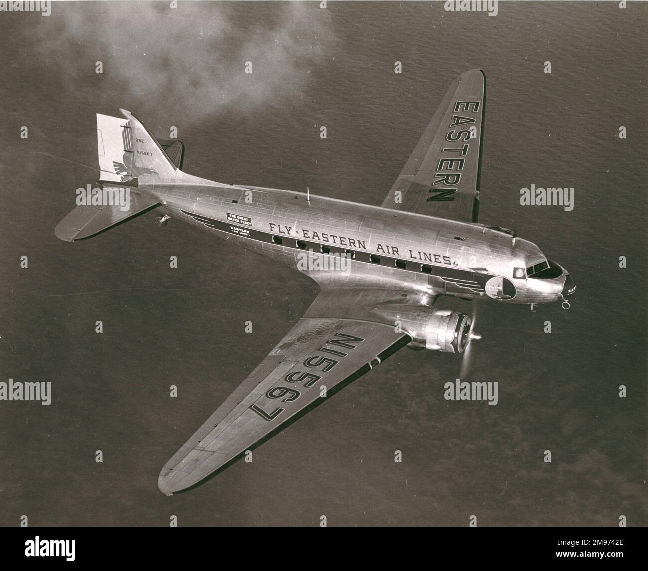Douglas DC-3, NI5567, of Eastern Air Lines Stock Photo - Alamy