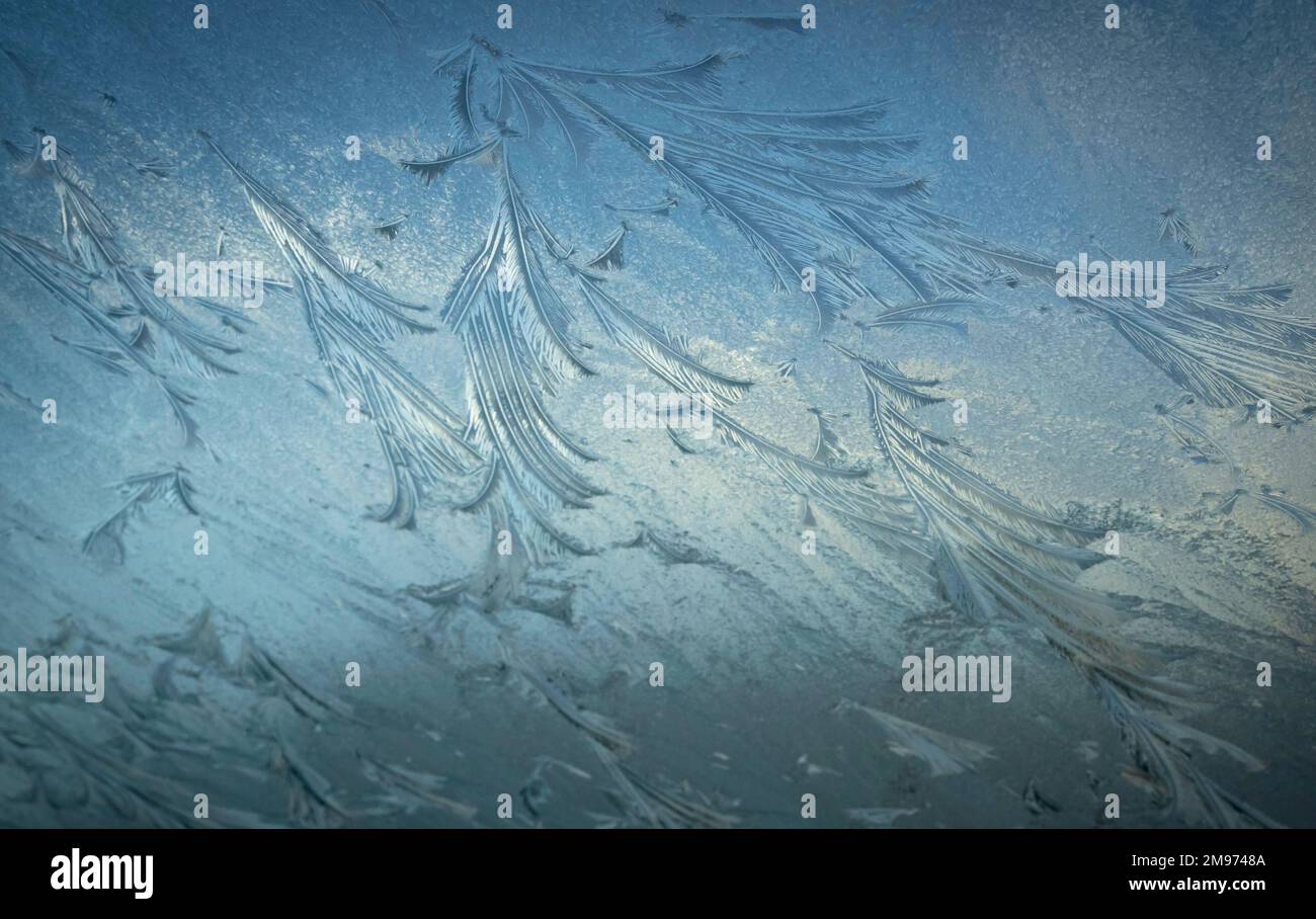 ice pattern on the frozen windshield Stock Photo - Alamy