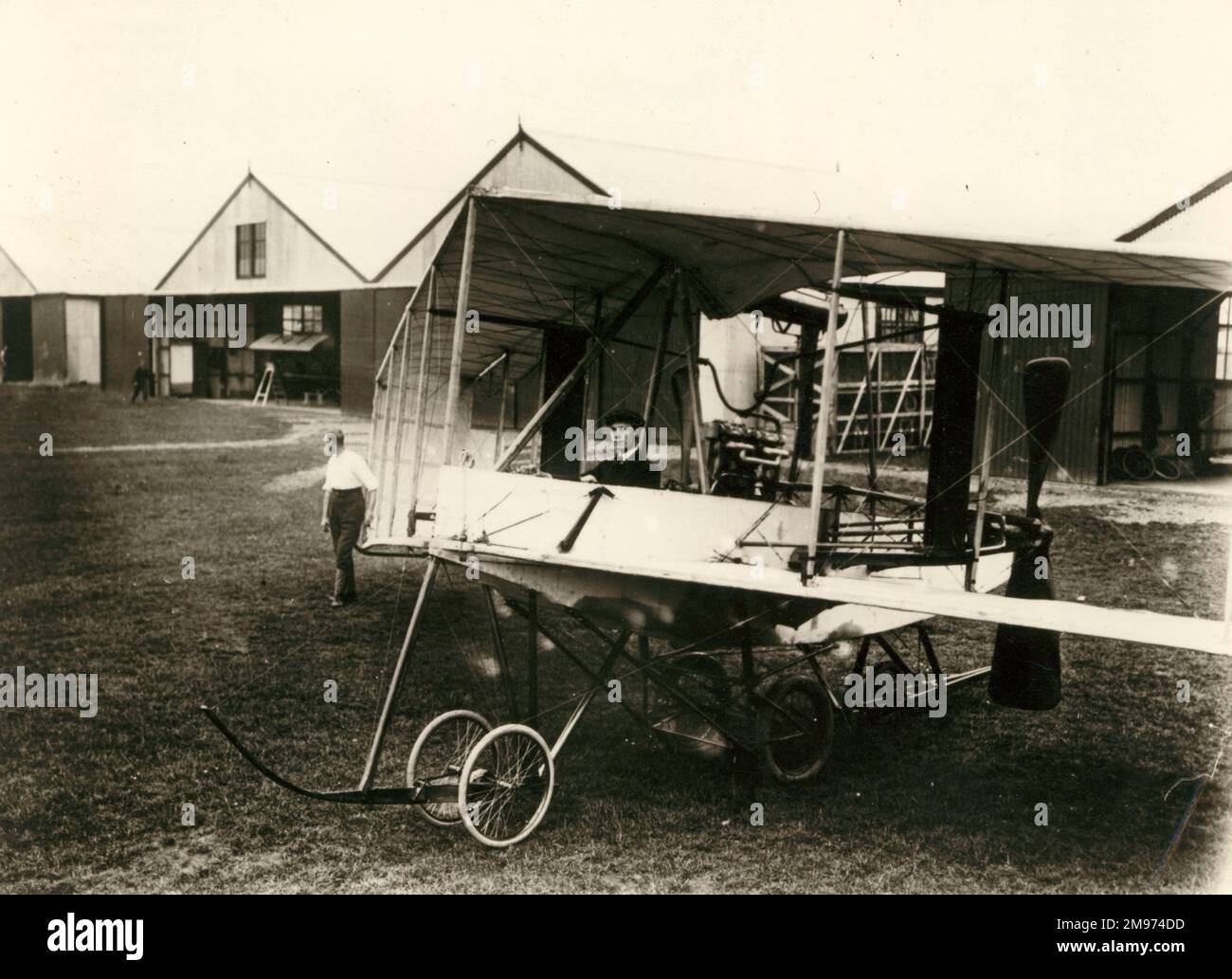 Dunne D5 two-seat tailless biplane of 1910 Stock Photo - Alamy
