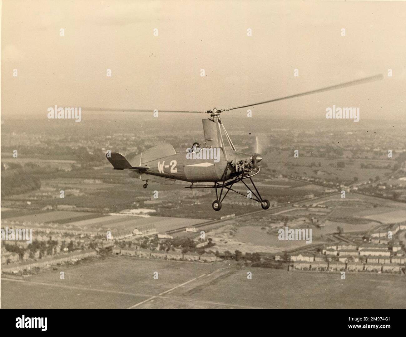 Alan Marsh in a Weir W-2 autogiro near Hanworth. 1934 Stock Photo - Alamy