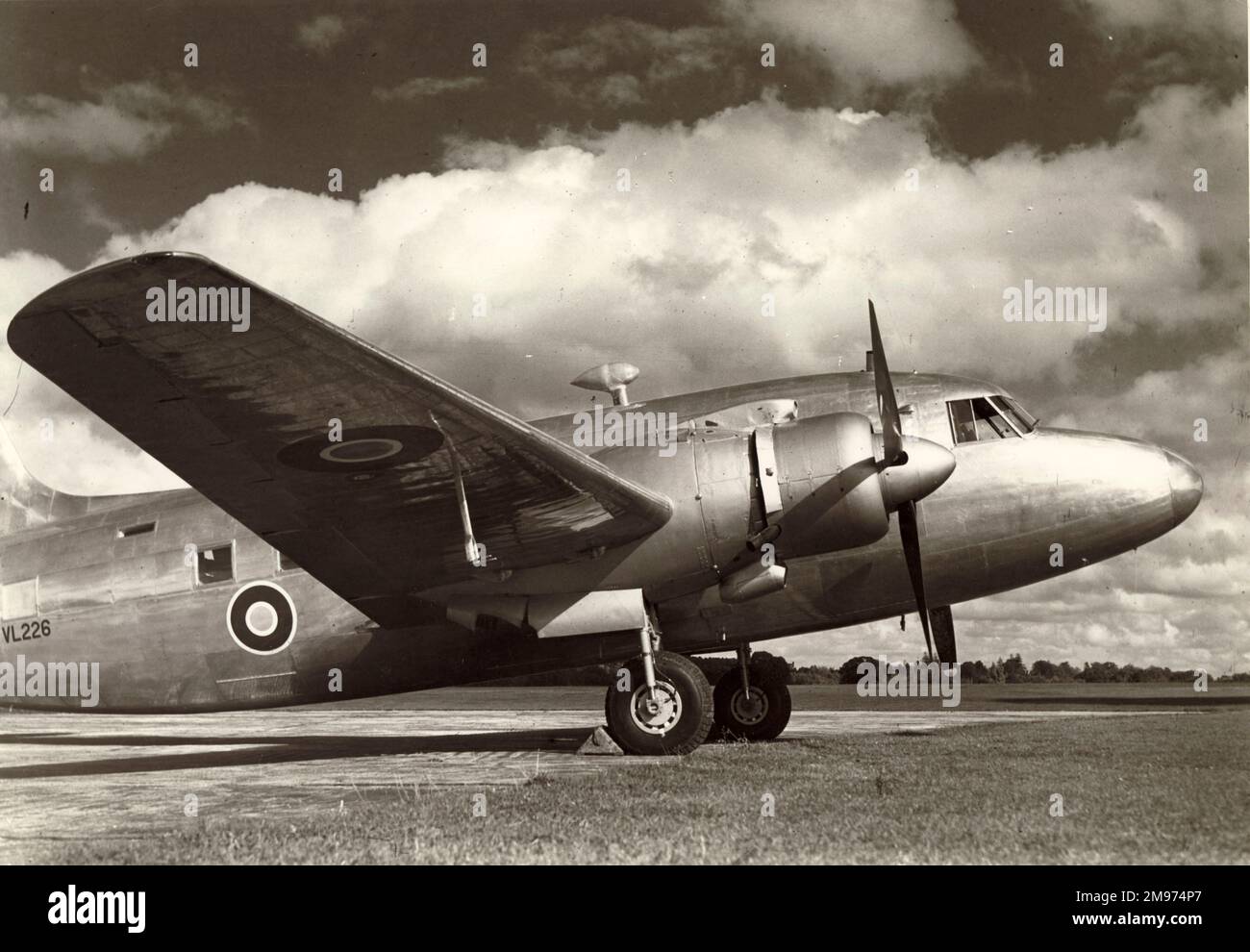 Vickers Type 621 Viking C1A, VL226, of the King’s Flight Stock Photo ...