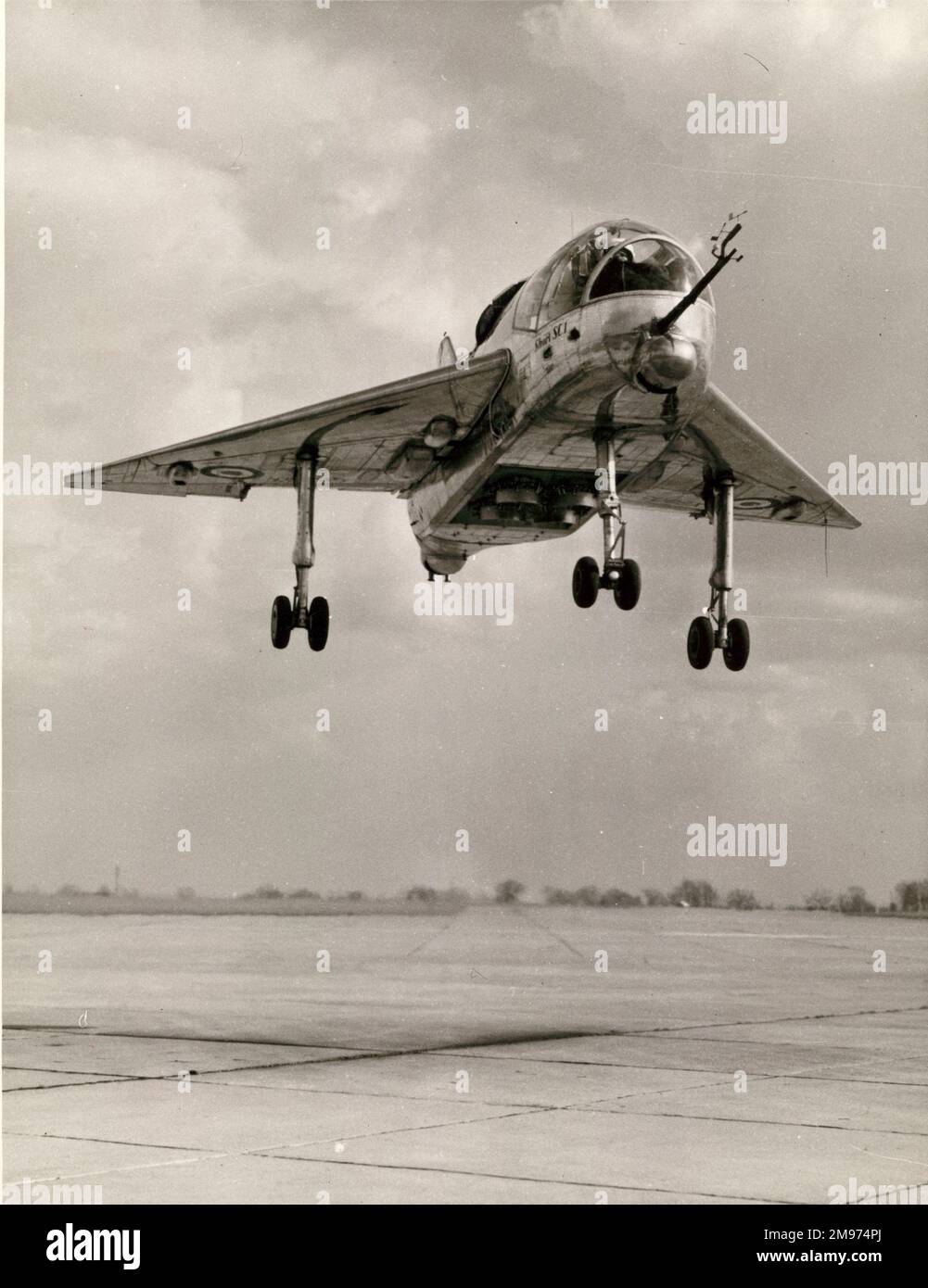 Short SC1 in the hover at RAE Bedford Stock Photo - Alamy