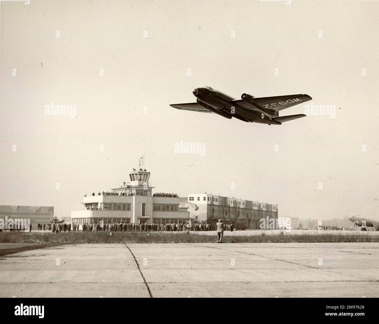 English Electric Canberra B2, WD932, was demonstrated at Martin Airport ...