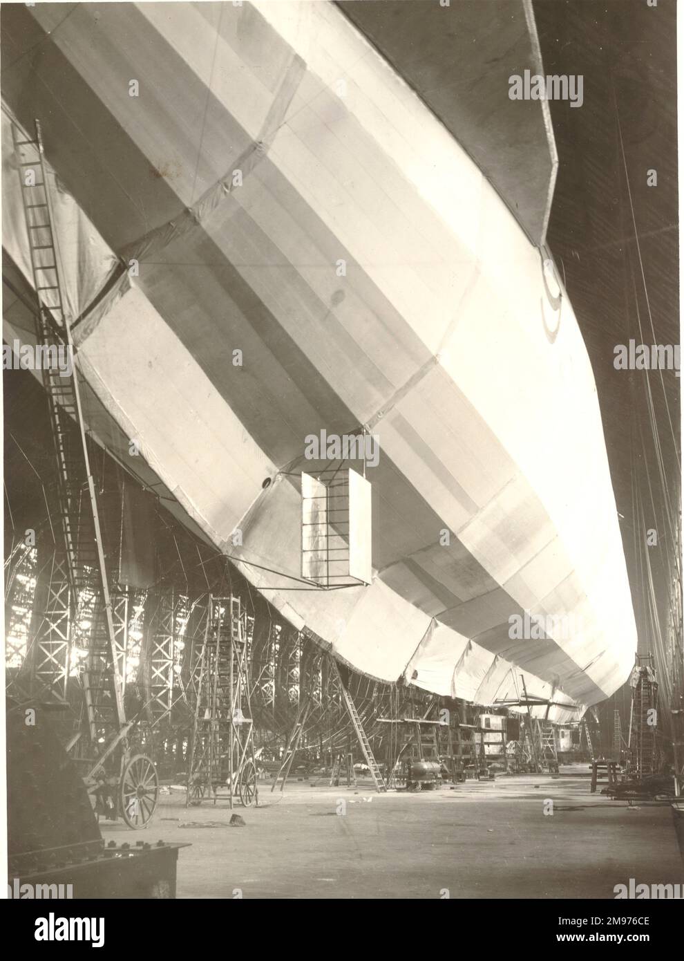 Airship R9 in its hangar Stock Photo - Alamy