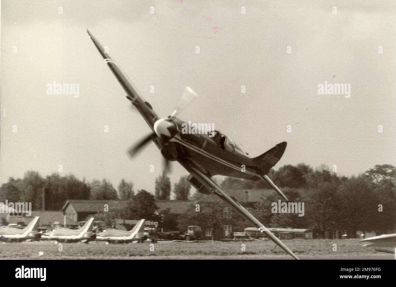 Supermarine Spitfire FRXIVC, G-FIRE/NH904, flown by Ray Hanna at Biggin ...