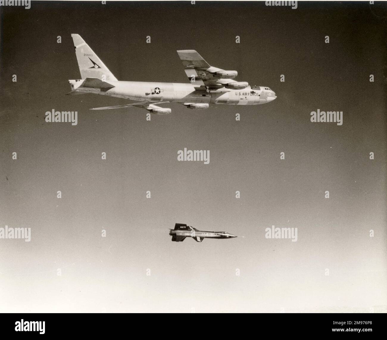 North American X-15, 56-6670, drops away from its Boeing B-52B ...