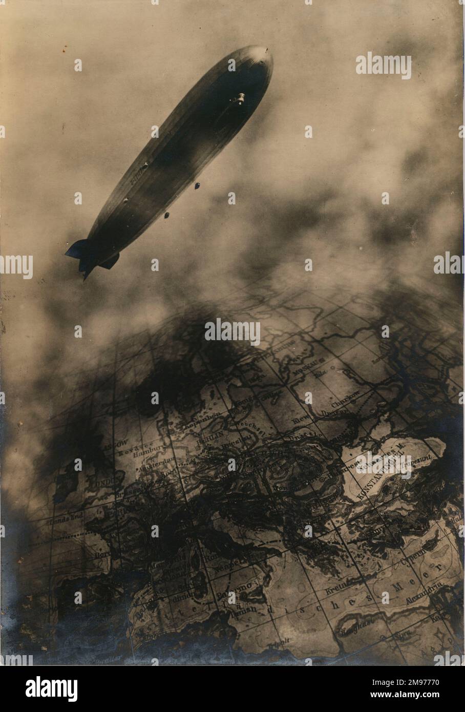 Aircraft zeppelin hi-res stock photography and images - Alamy