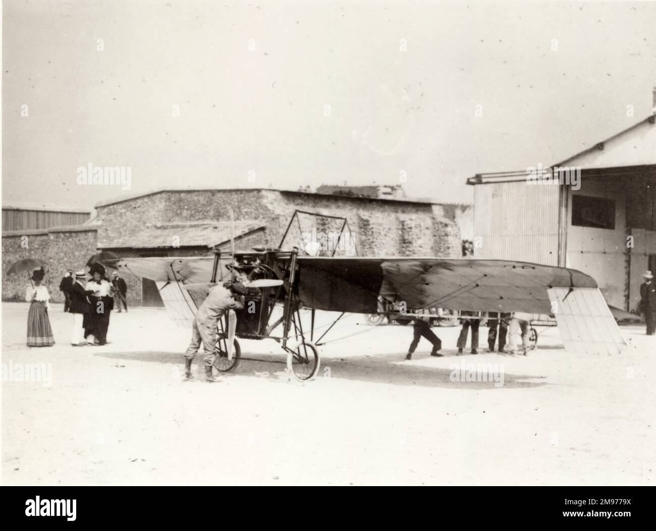 Blériot VIII bis at Issy-les-Moulineaux on 6 July 1908 Stock Photo - Alamy