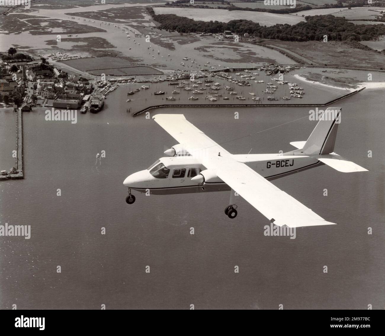 Britten norman islander isle of wight hi-res stock photography and ...