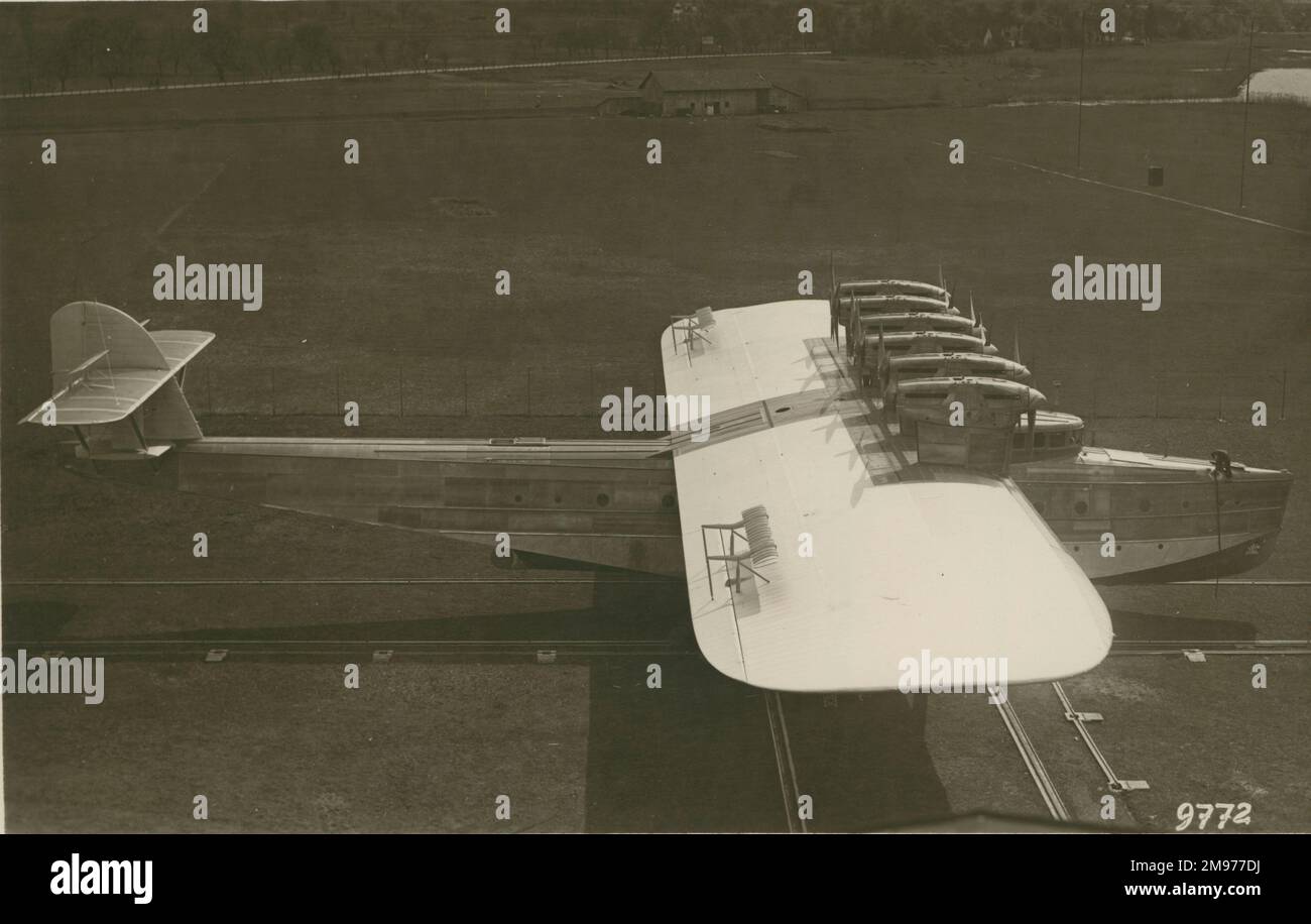 Italian airplanes hi-res stock photography and images - Alamy