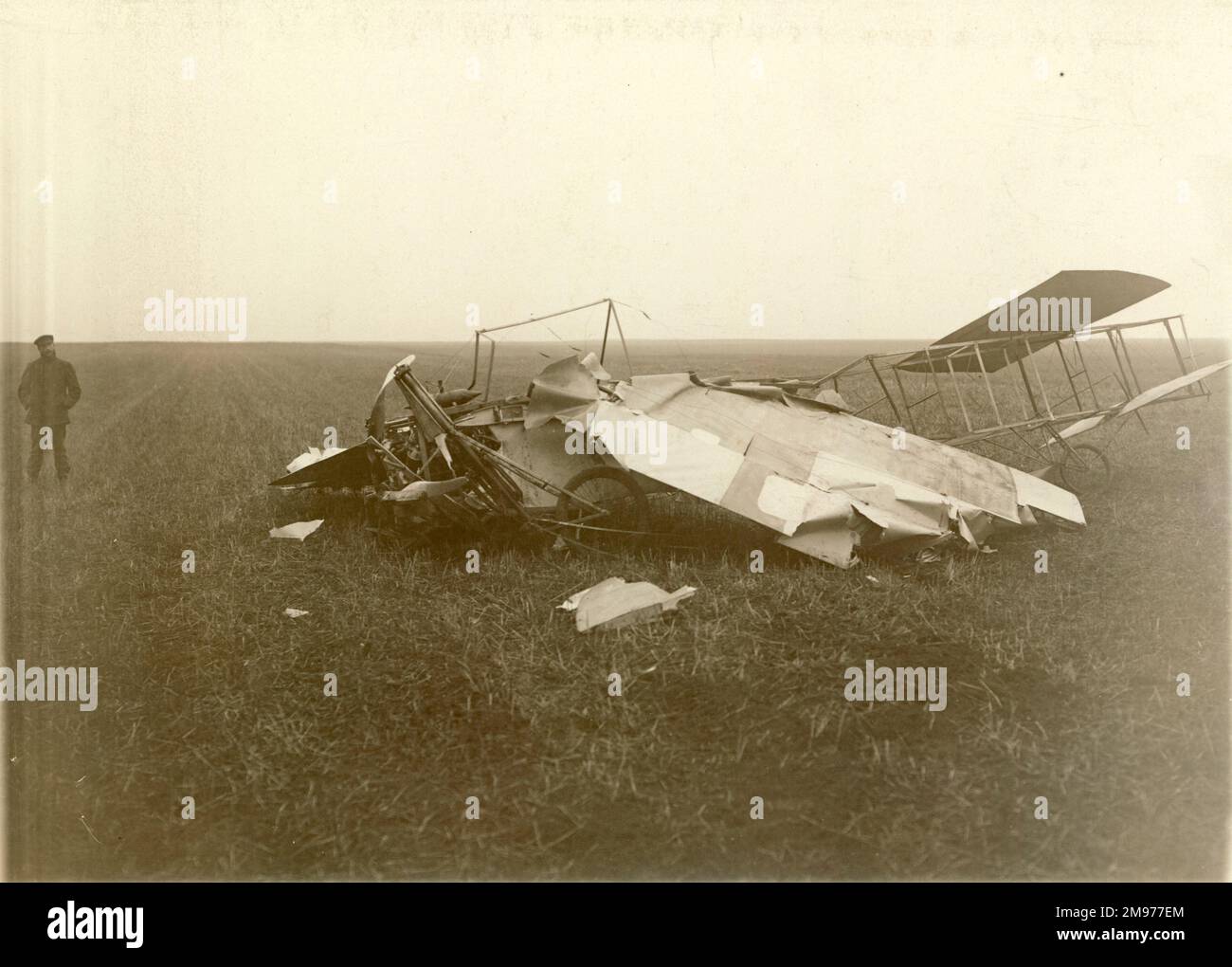 Blériot VIII ter after a crash, September 1908 Stock Photo - Alamy