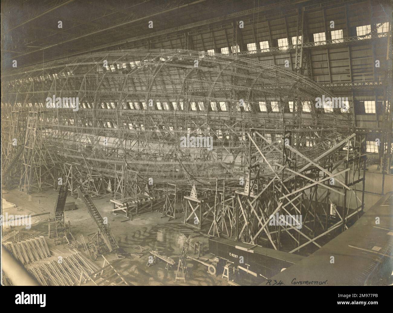 The R34 under construction in the Beardmore factory at Inchinnan Stock ...