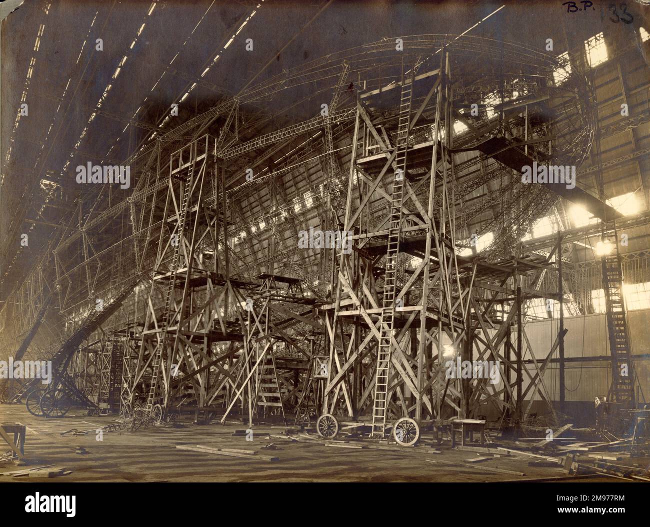 The R34 under construction in the Beardmore factory at Inchinnan Stock ...
