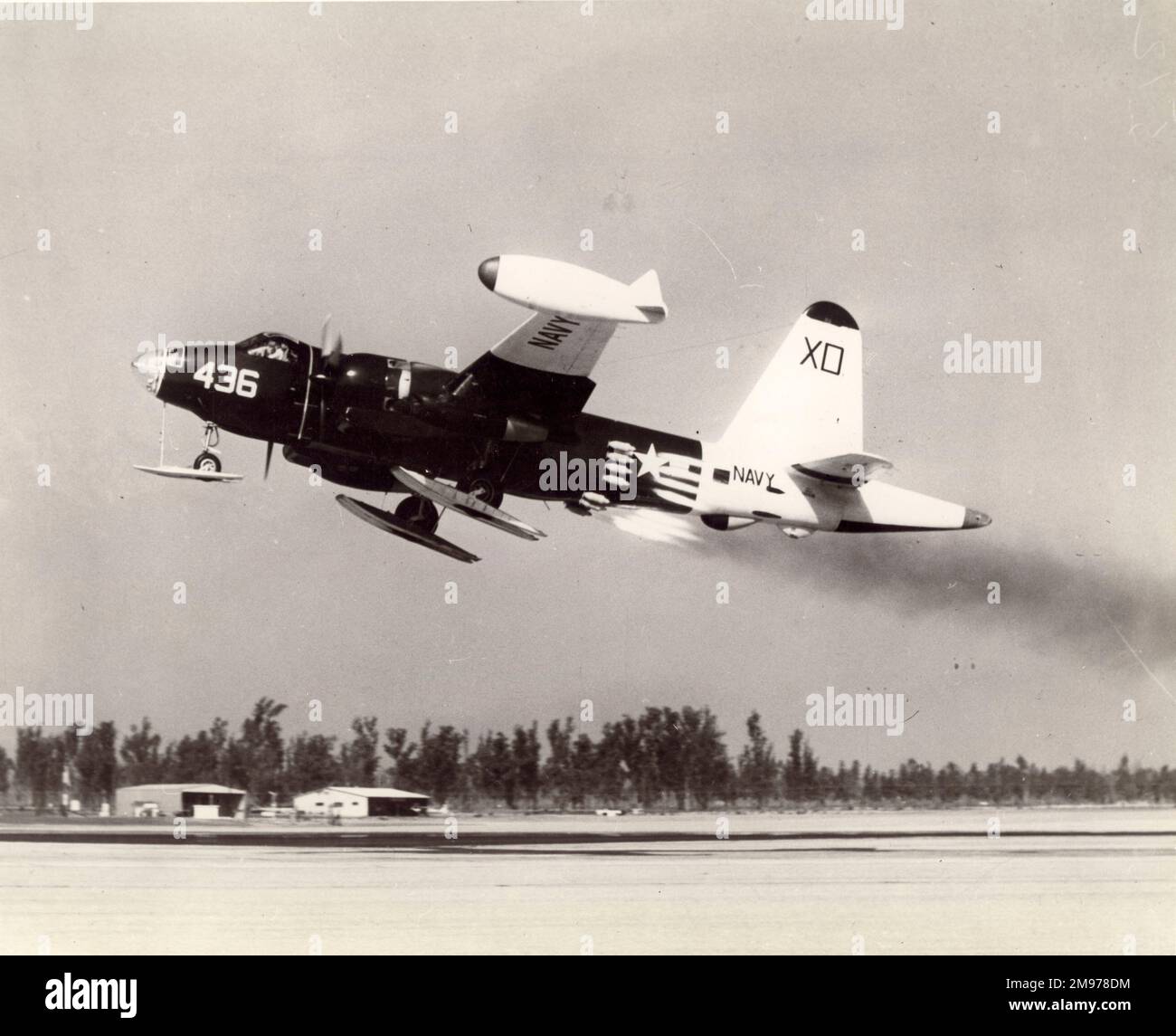 Ski-equipped Lockheed P2V-7 Neptune using JATO Stock Photo - Alamy