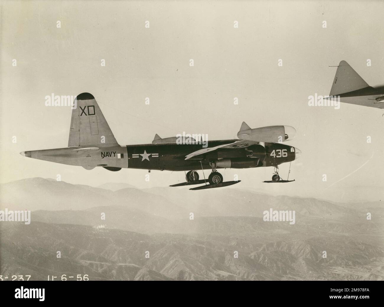 Ski-equipped Lockheed P2V-7 Neptune, 140436 Stock Photo - Alamy