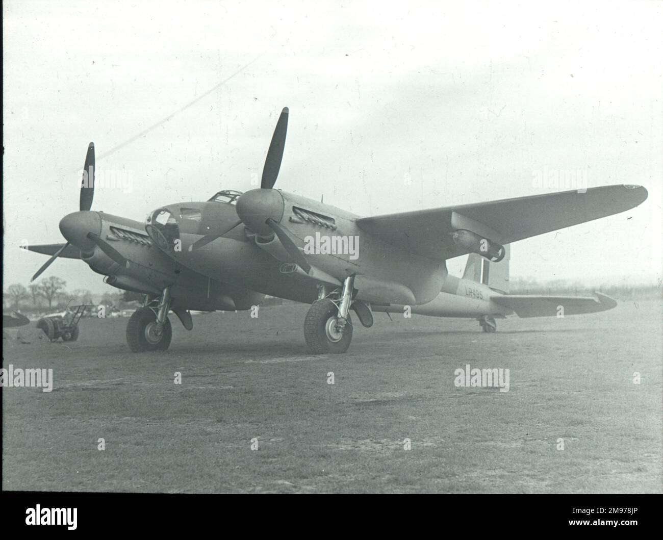 Aircraft de havilland dh98 mosquito hi-res stock photography and images ...