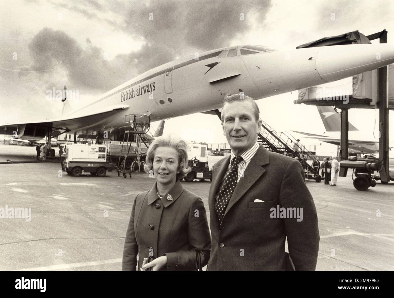 AM Sir Charles Pringle, KBE, MA, CEng, FRAeS, RAeS President 1975-1976 ...