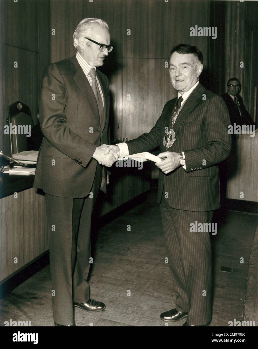 Dr Kenneth Graham Wilkinson, CEng, FRAeS, 1917-1998, RAeS President ...