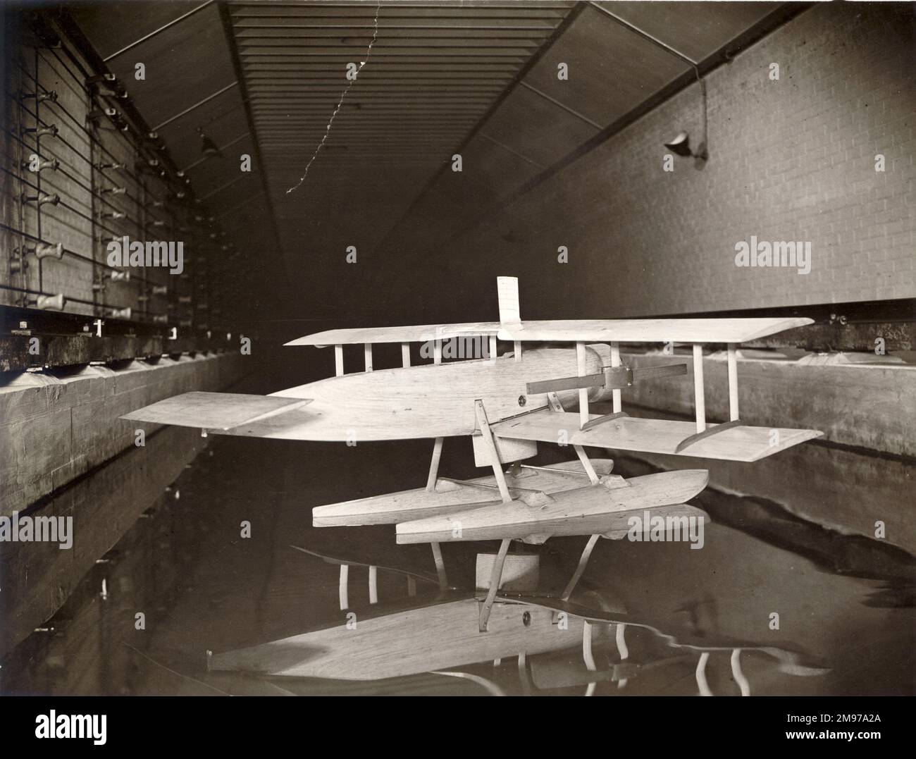 A dynamic model of a twin-float seaplane in the RAE tank Stock Photo ...