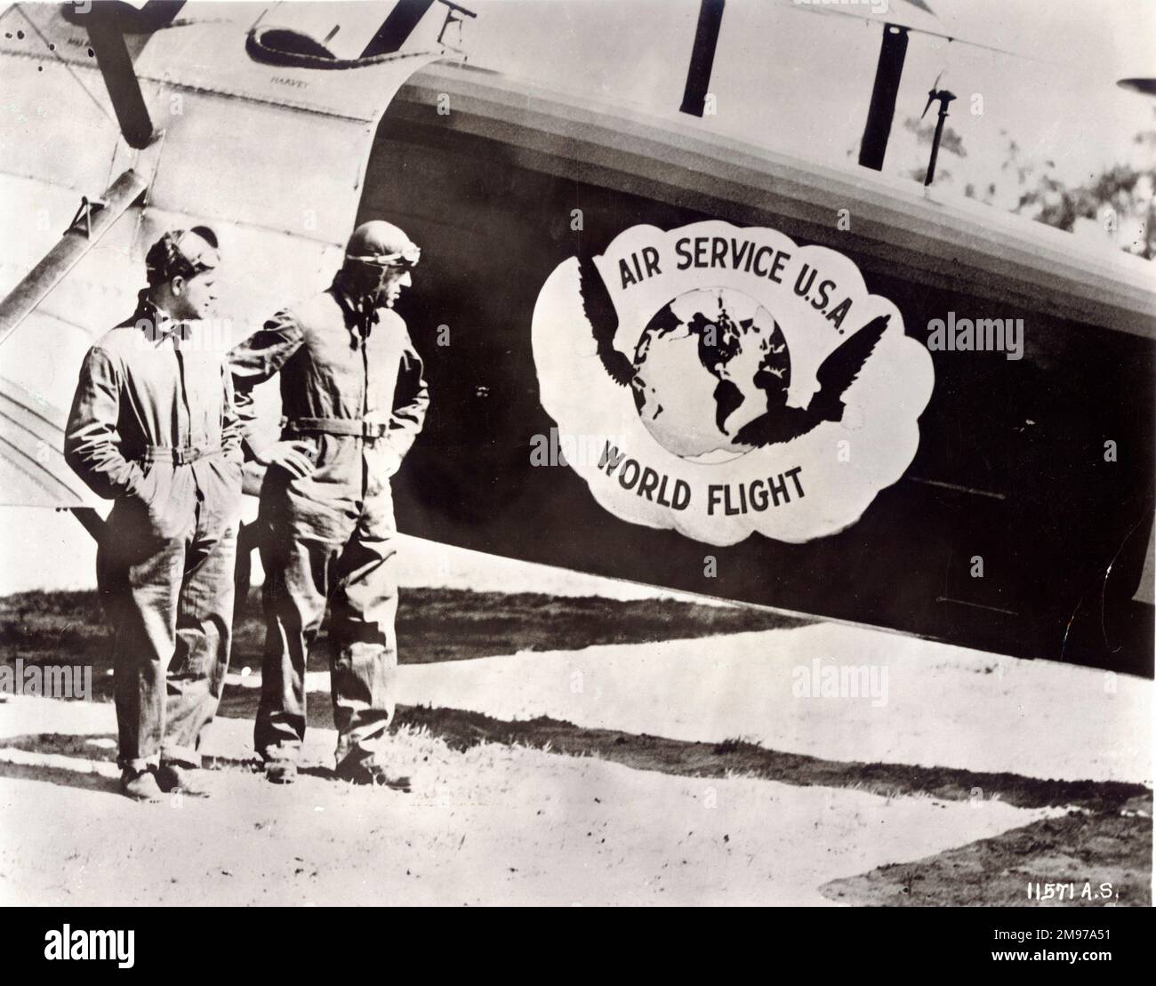 Douglas World Cruiser. Major Martin and Lt Wade at Clover Field, Santa ...