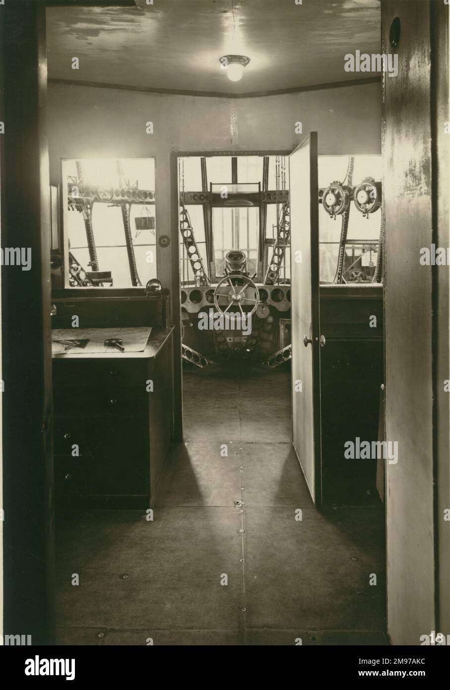 Navigation room hi-res stock photography and images - Alamy