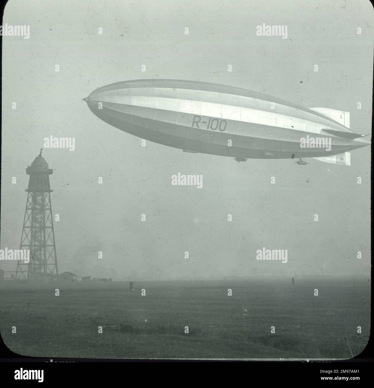 R100 hi-res stock photography and images - Alamy