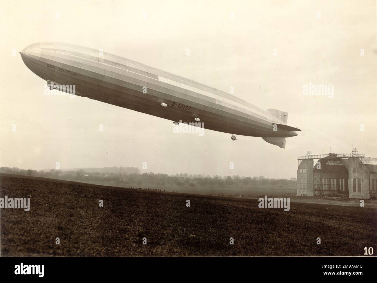 The Graf Zeppelin, LZ 127 Stock Photo - Alamy