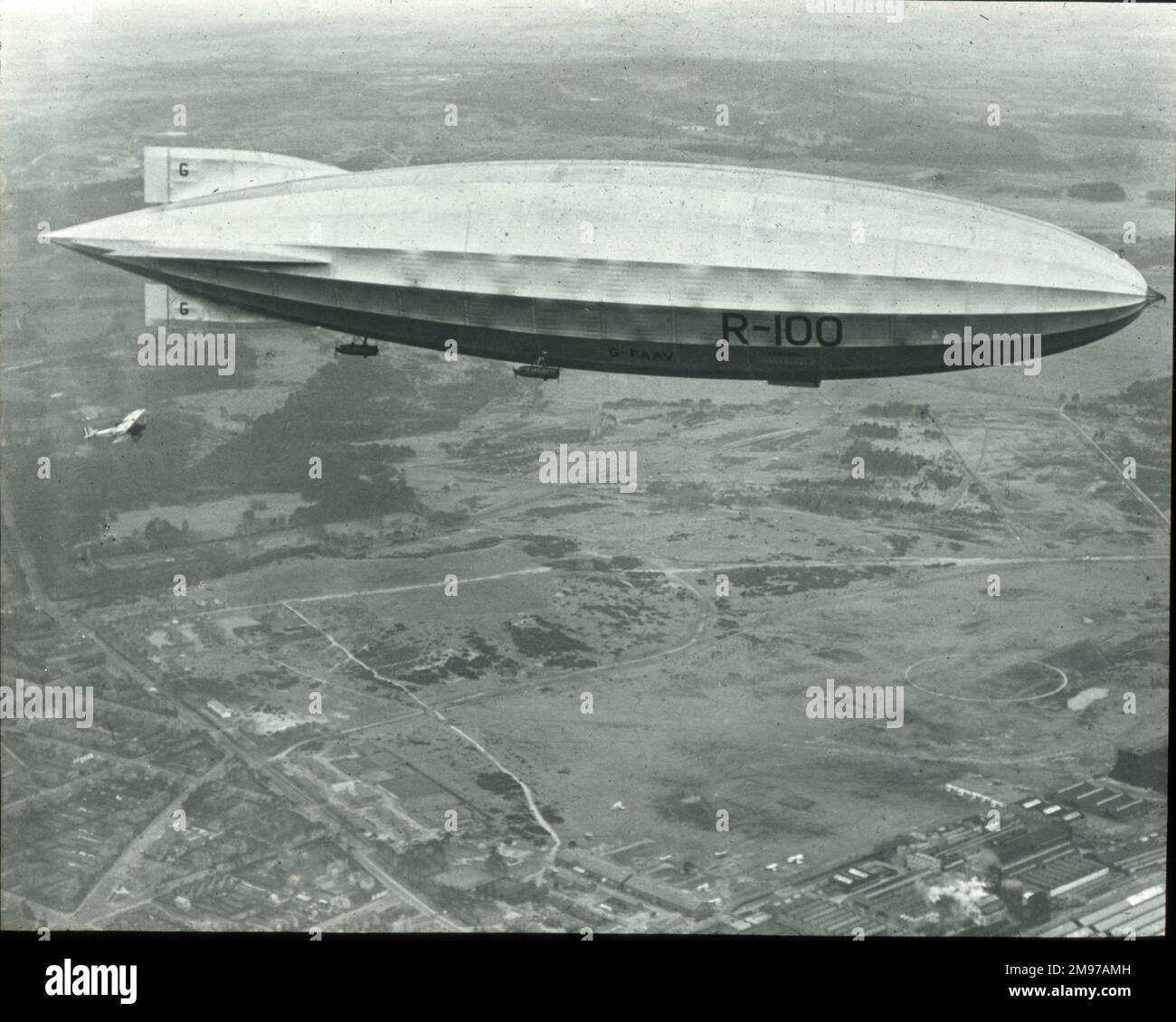 R100 hi-res stock photography and images - Alamy