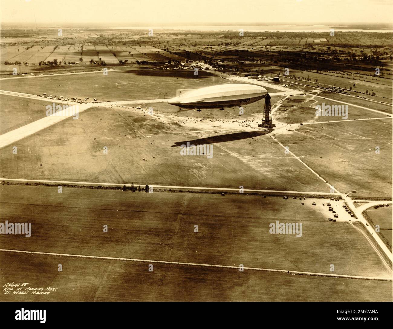 HMA R100 moored at the mast at St Hubert, 1930 Stock Photo - Alamy