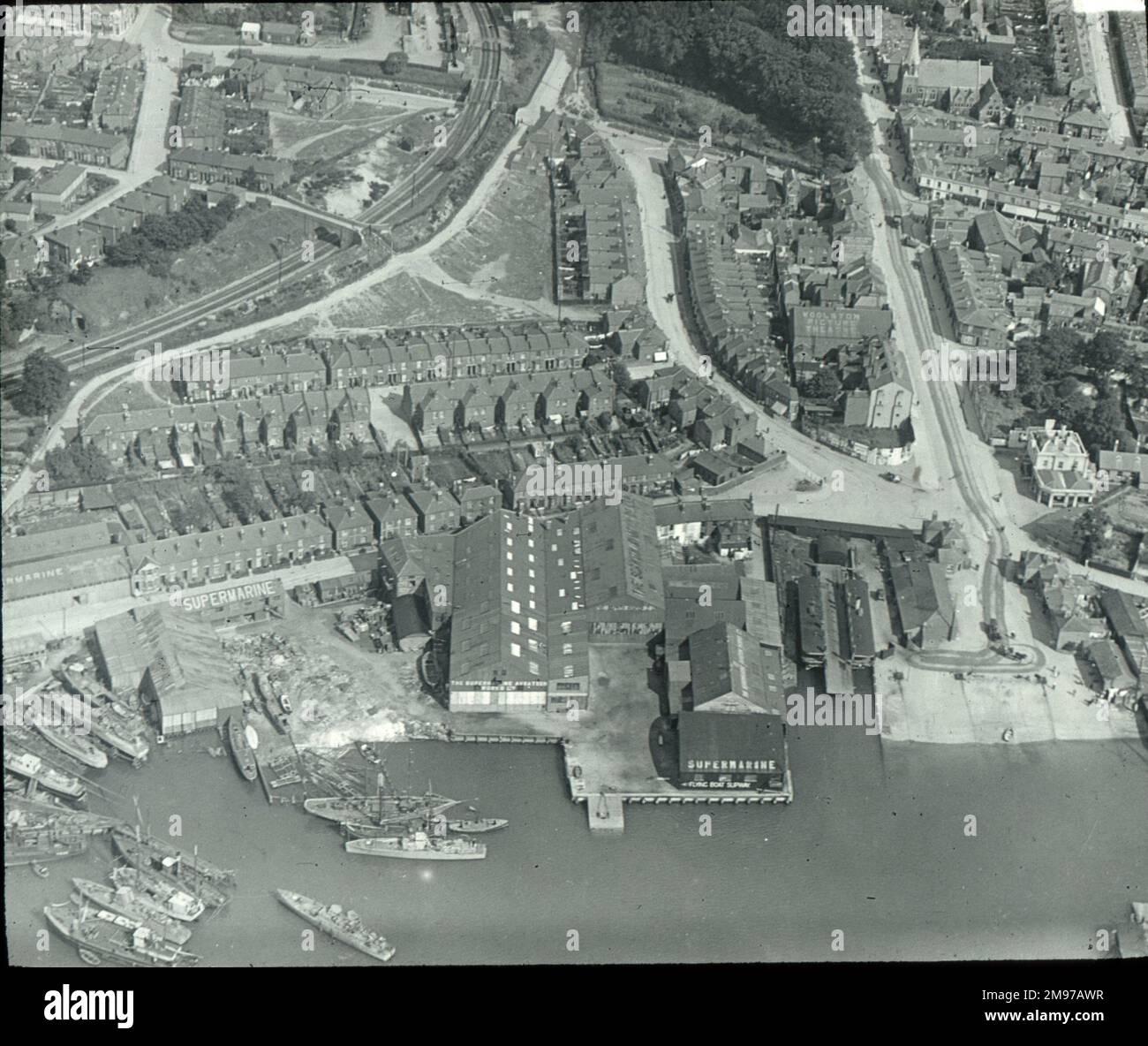 O.E. Simmonds aerial view of Southampton Docks Stock Photo - Alamy