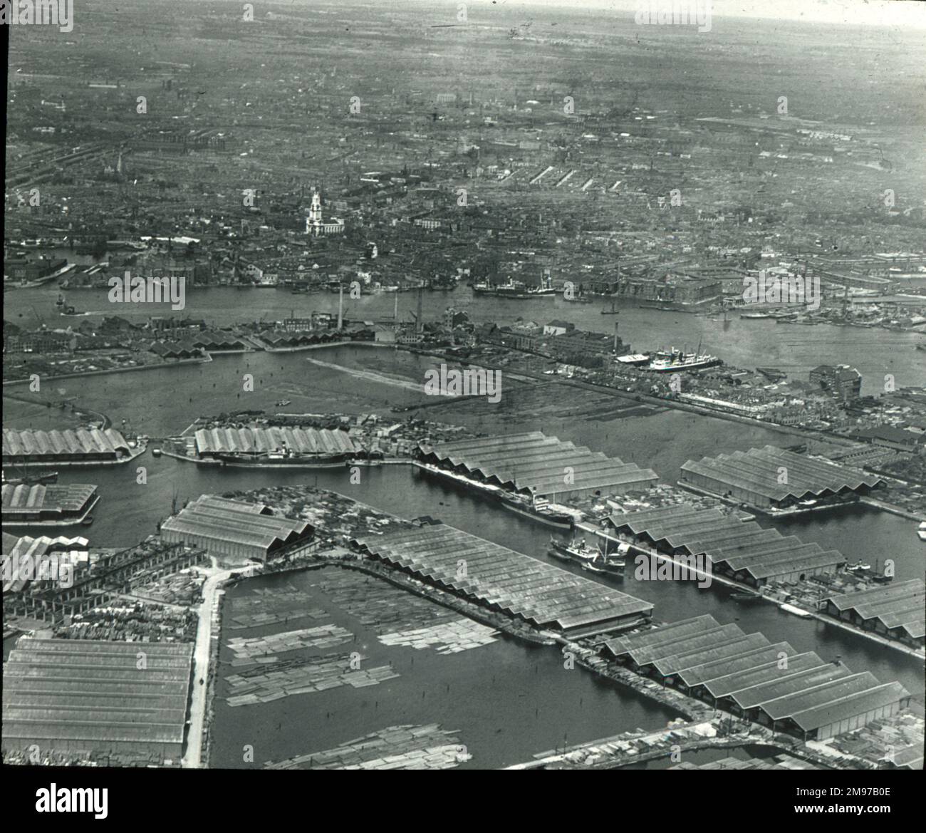 Surrey docks hi-res stock photography and images - Alamy