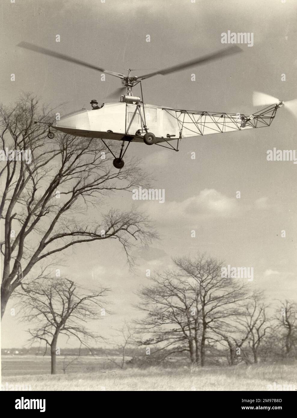 Igor Sikorsky at the controls of the Sikorsky VS-300 Stock Photo - Alamy