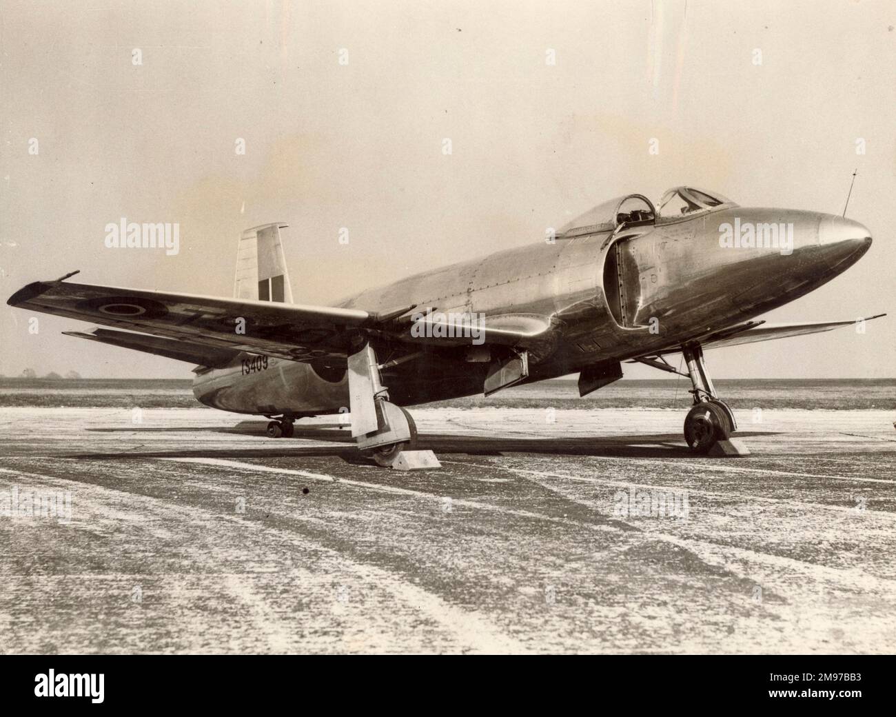 The prototype Supermarine Attacker, TS409. February 1948 Stock Photo ...