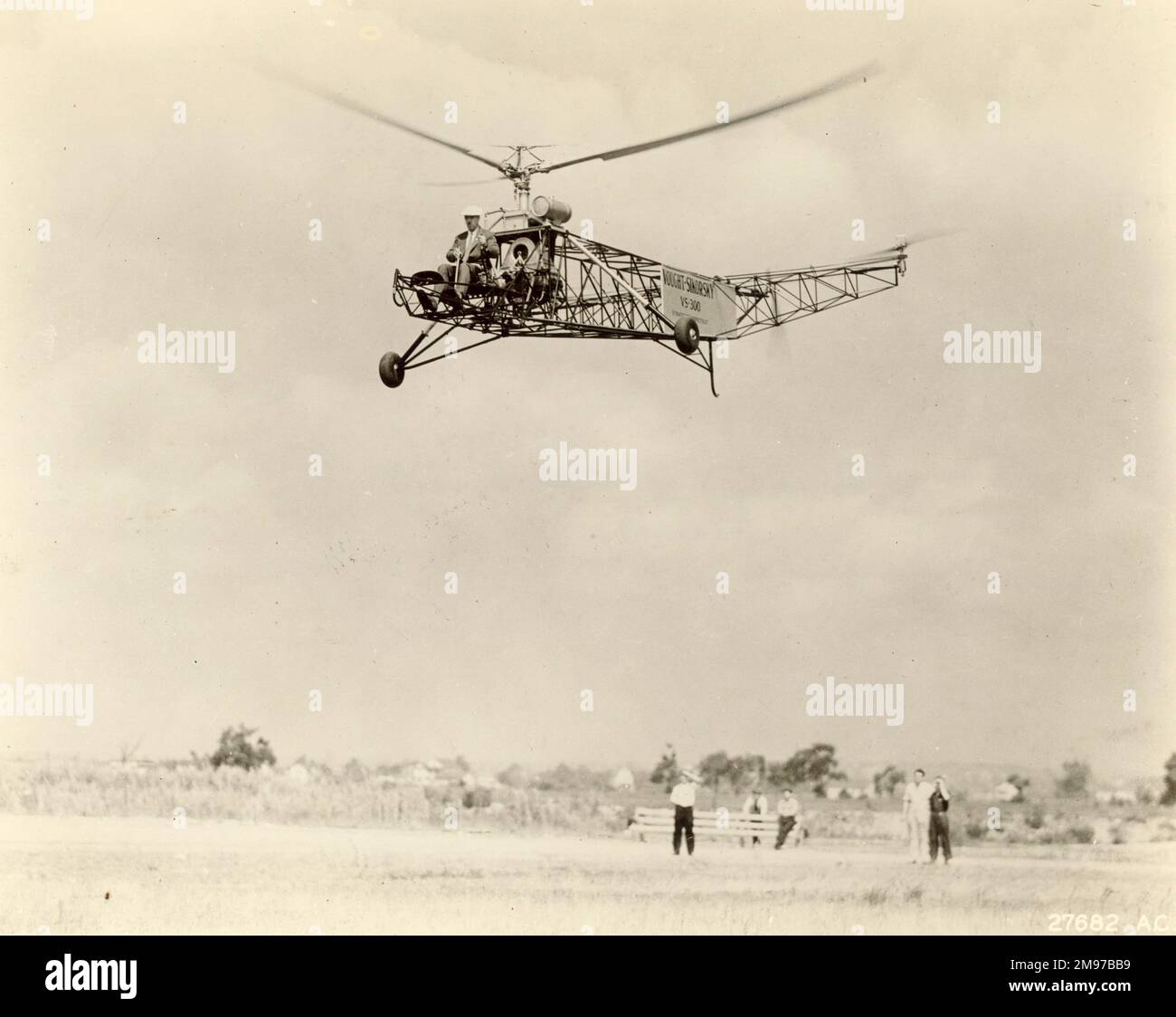 Igor Sikorsky at the controls of the Sikorsky VS-300 Stock Photo - Alamy
