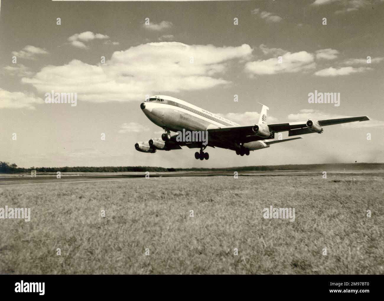 Boeing 707 in Pan American markings Stock Photo - Alamy