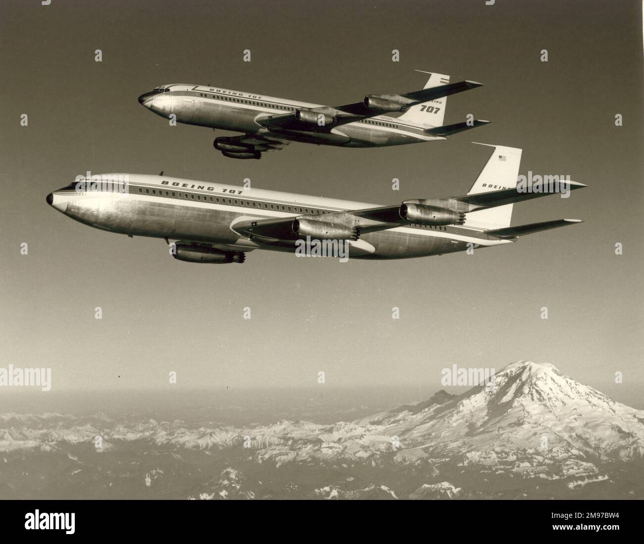 Boeing 707 first hi-res stock photography and images - Alamy