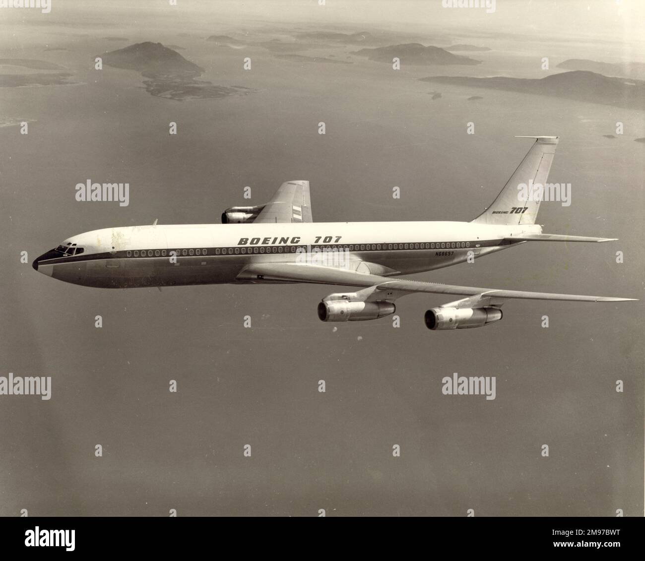 Boeing 707 385c hi-res stock photography and images - Alamy
