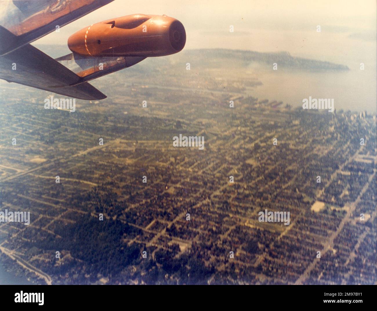 Boeing Dash 80, N70700, is barrel rolled Stock Photo - Alamy
